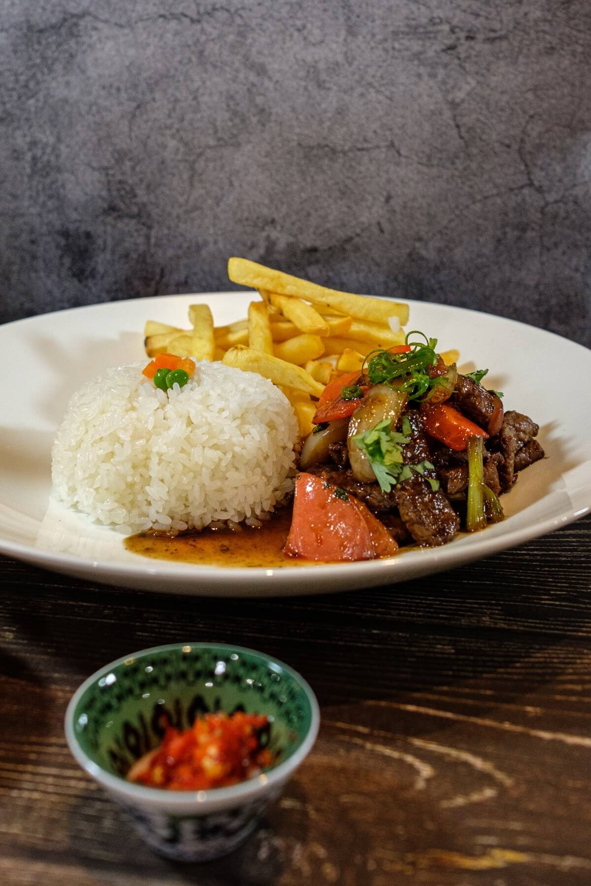 Lomo Saltado - Peruvian Stir-Fried Beef - Cuisine World